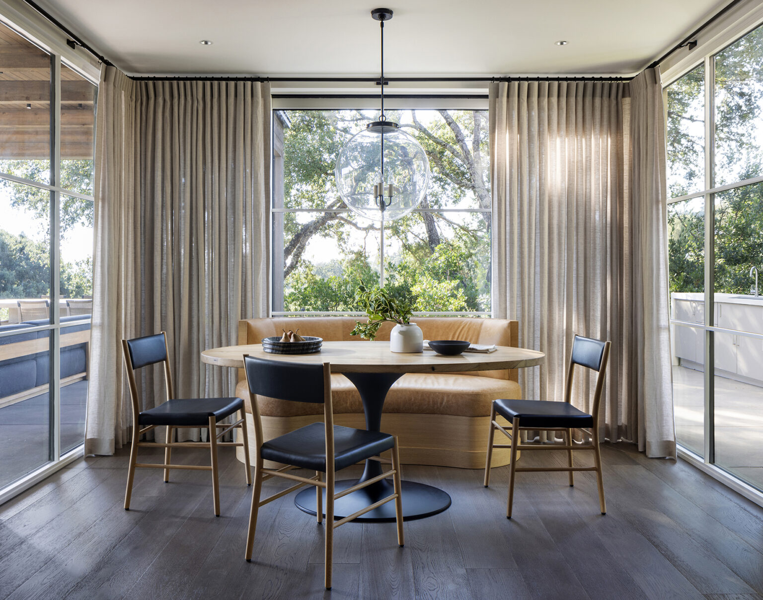 Hand in Hand | California Home+Design