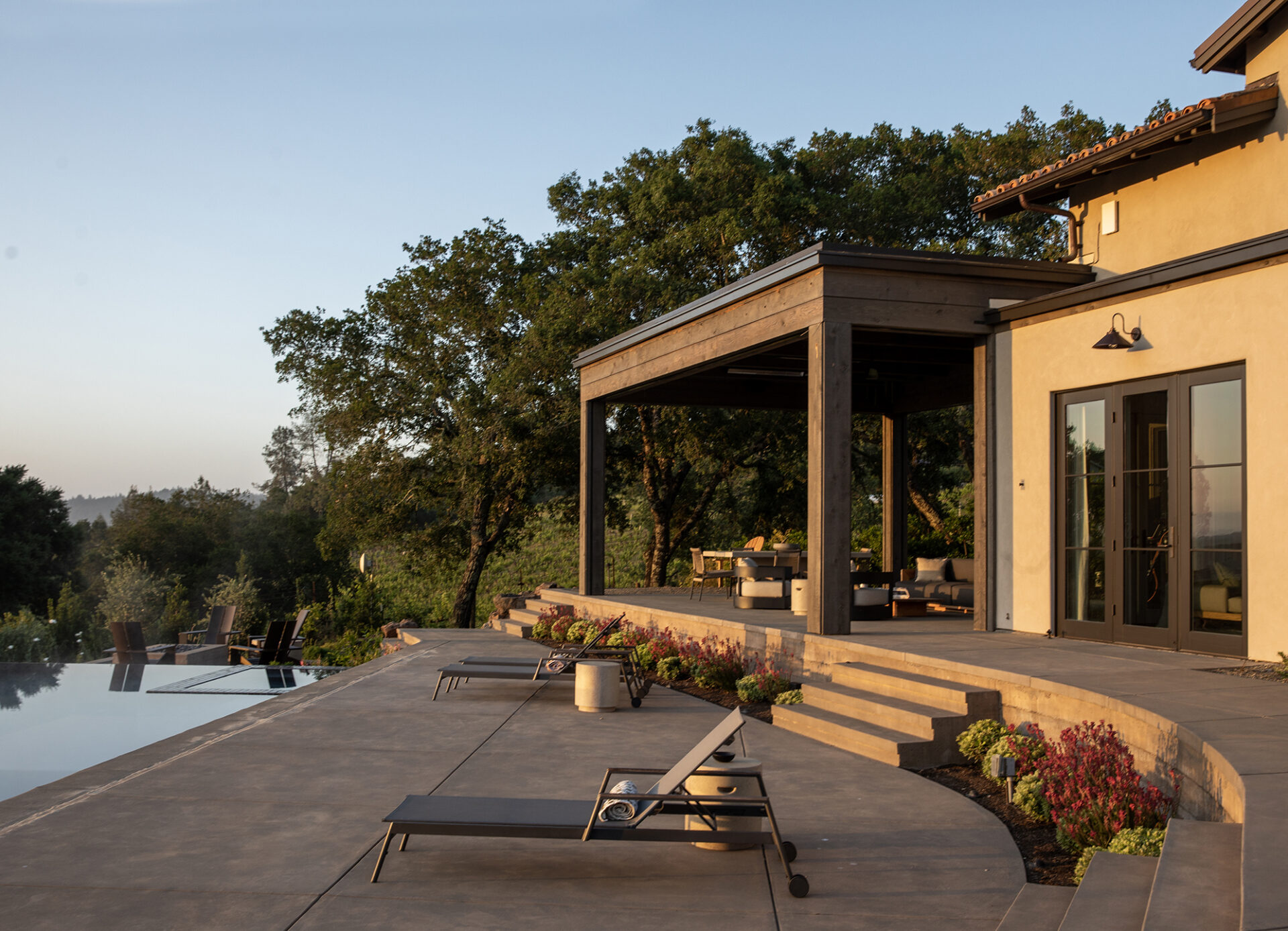 Hand in Hand | California Home+Design